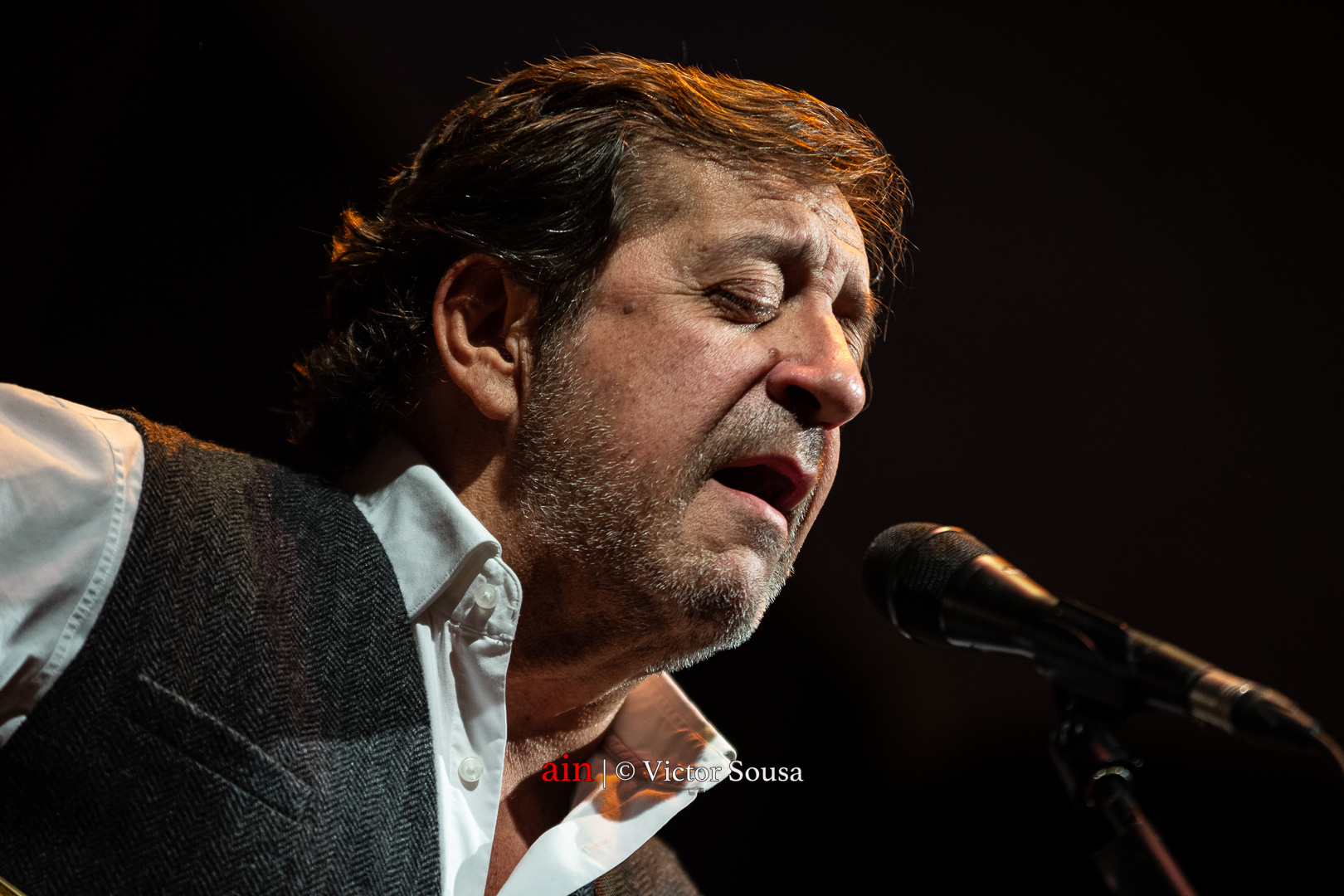 Rui Veloso assinala 40 anos de carreira em "casa" - Agência de ...